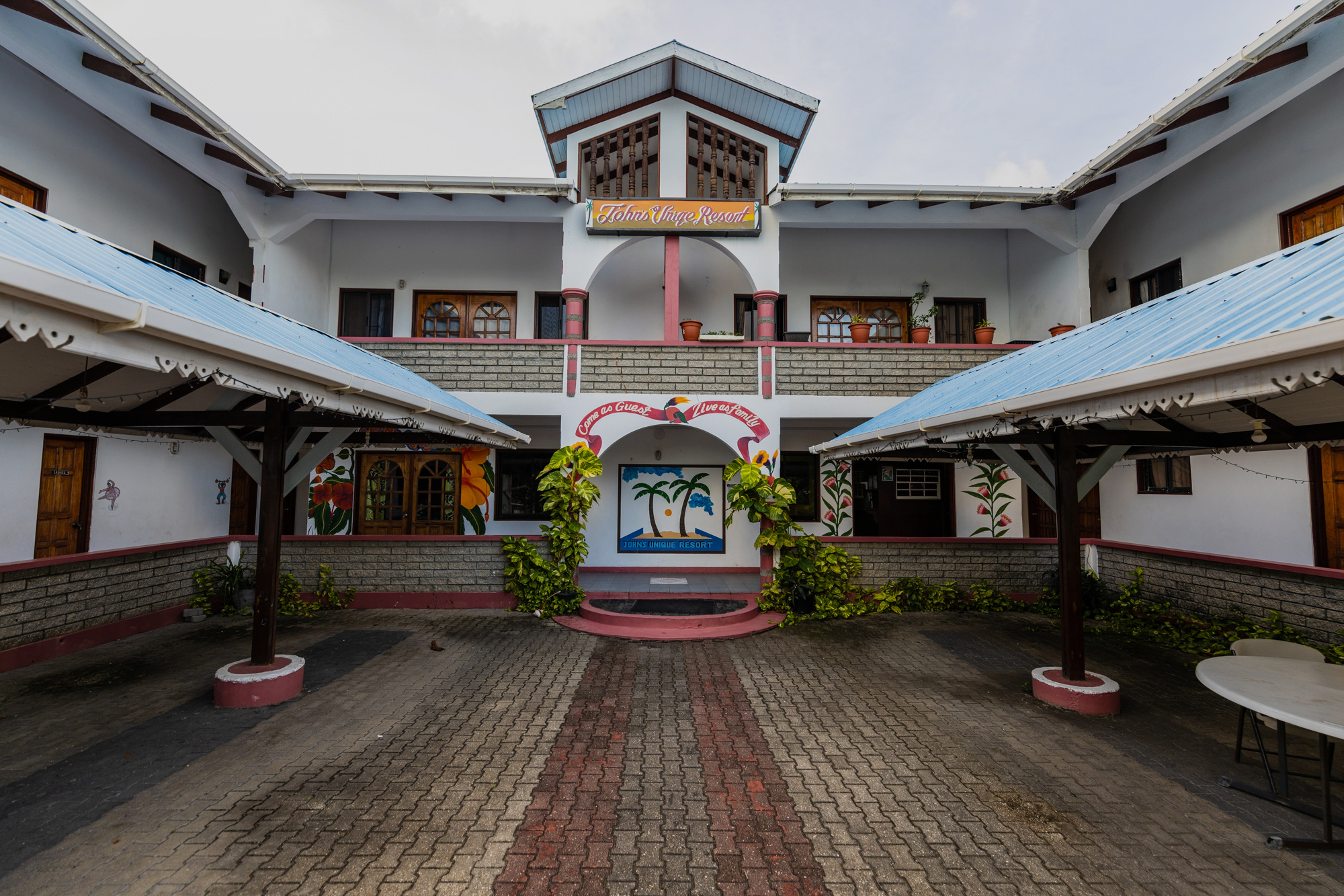 John’s Unique Resort – Simple Stays